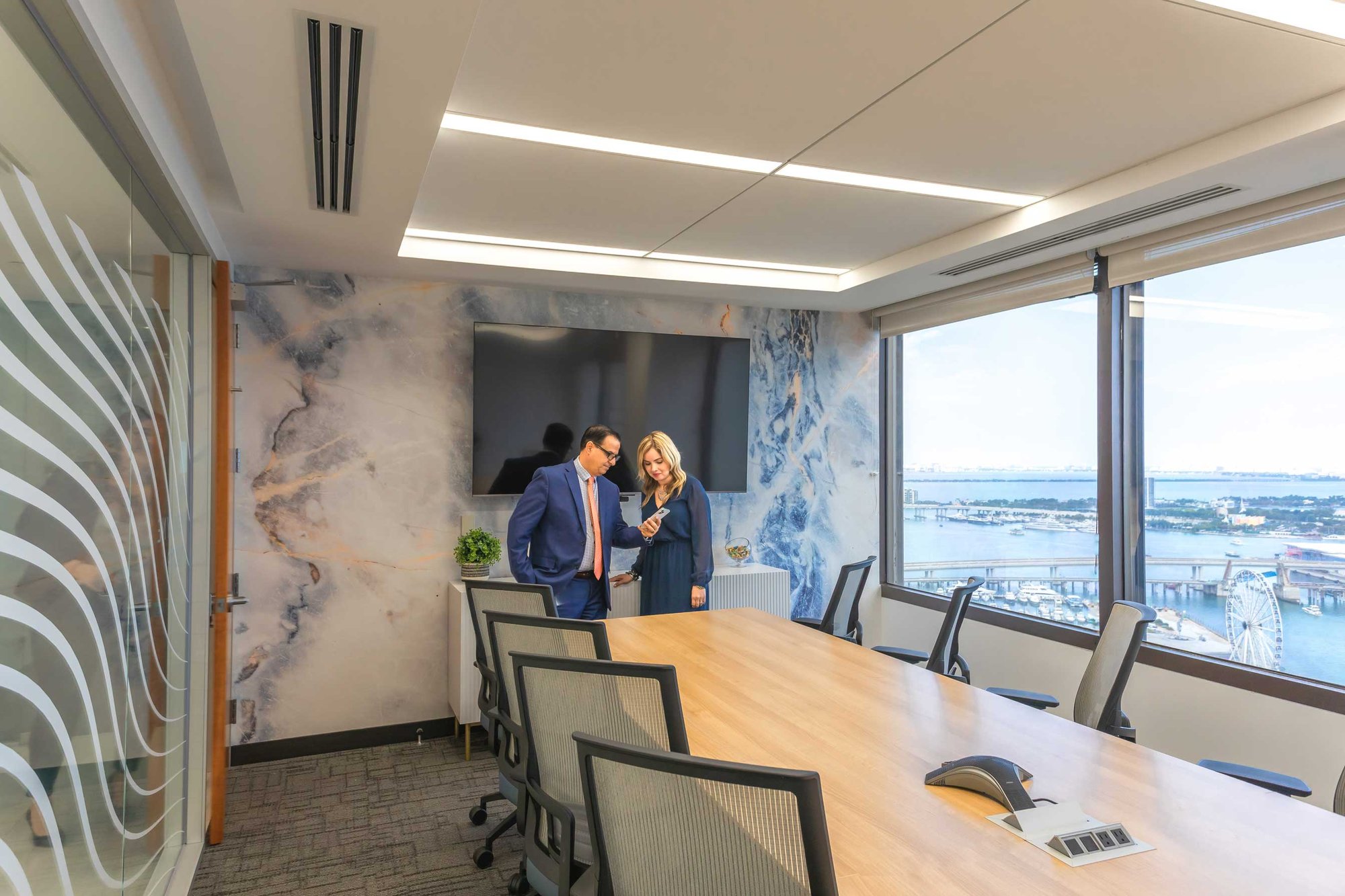 Miami Tower 100 SE 2nd St | Quest Workspaces